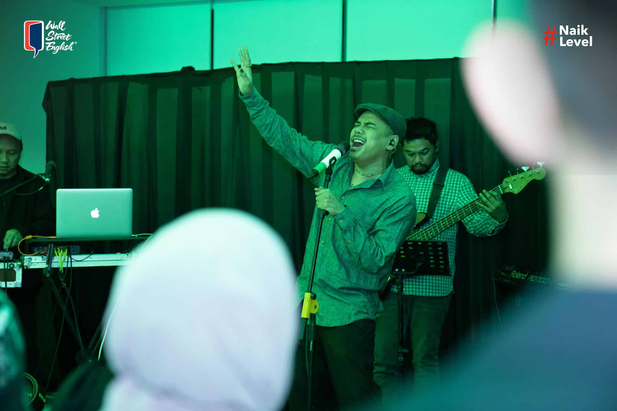 Grand Opening Wall Street English BSD City - Wall Street English