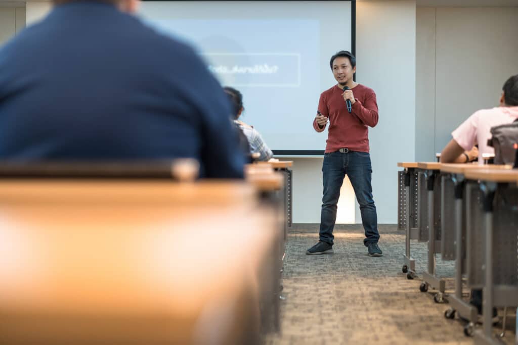 Tips Public Speaking Dalam Bahasa Inggris Dengan Percaya Diri Wall